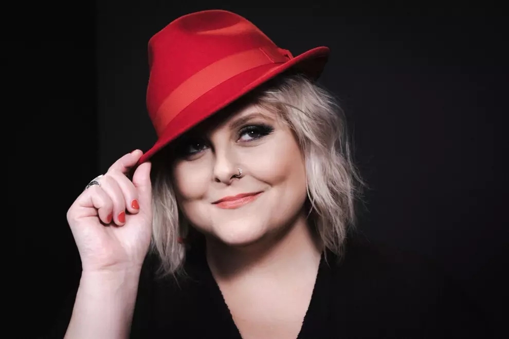 Lyn Bowtell Opens Up About Her Endometriosis Journey - Kix Country