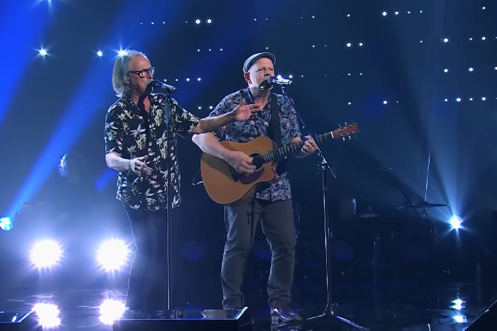 The Bushwackers Turn Four Chairs On The Voice Australia - Kix Country