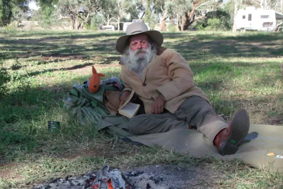 Tamworth Bush Poet ‘Bushie’ Needs Your Help - Kix Country