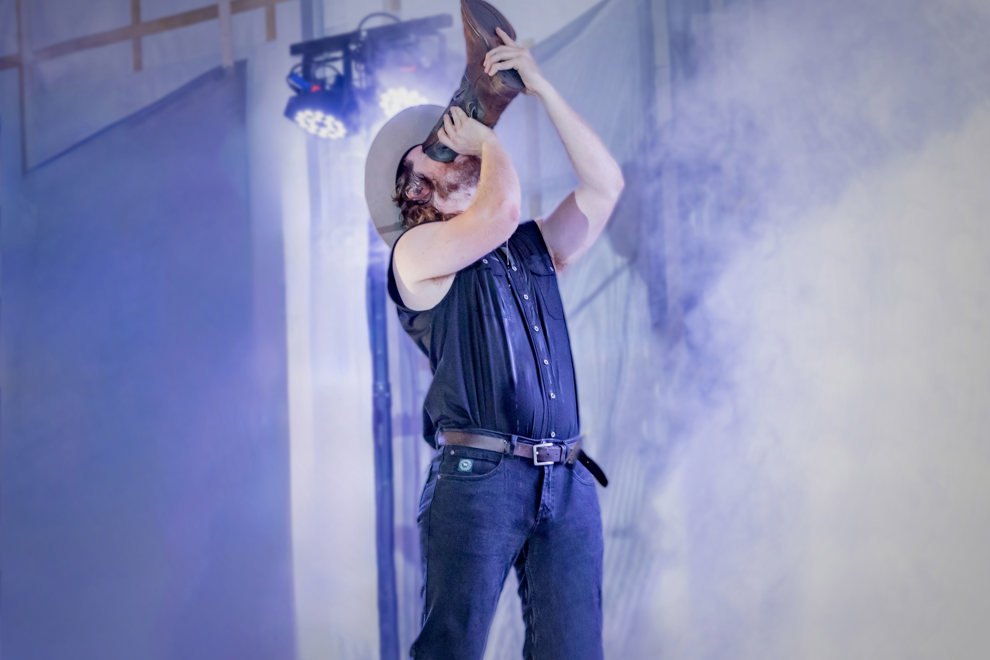 Jake Whittaker Invites You To Do A 'Shoey' In His New Music Video - Kix ...